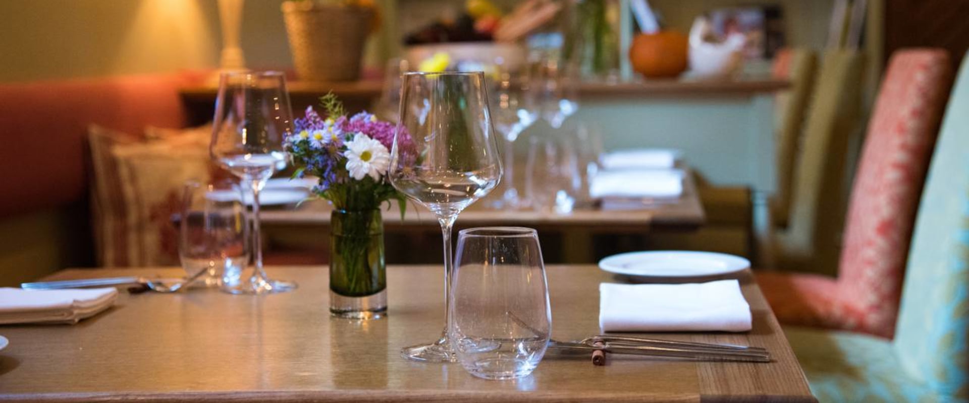 Waar is het veranda-restaurant?